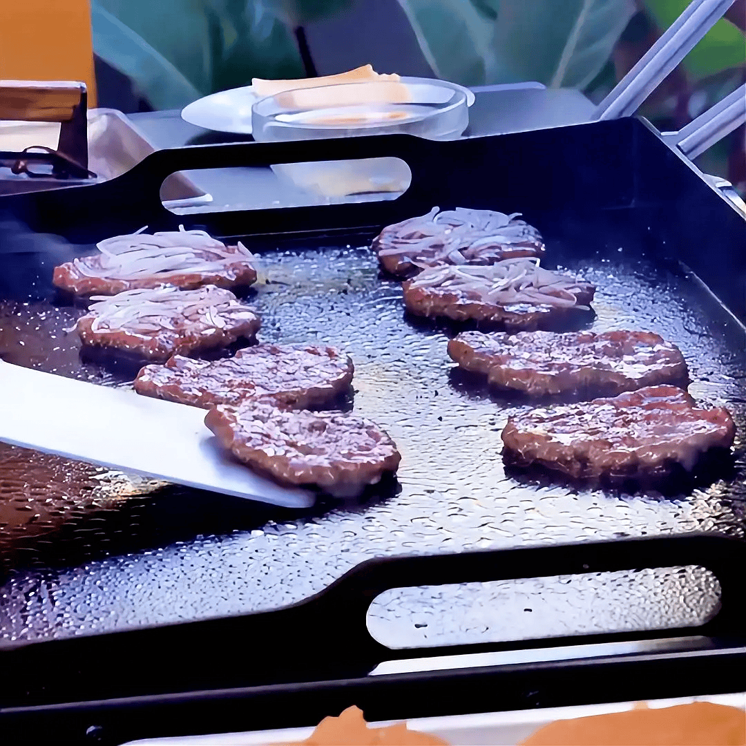 These Smash Burgers Are A Must Try For All The Family