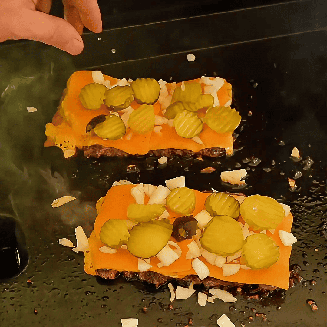 These Easy Cheeseburger Sliders Are The Perfect Game Day Appetizer