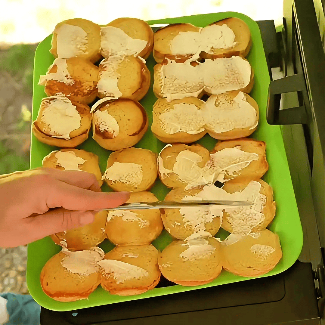 These Easy Cheeseburger Sliders Are The Perfect Game Day Appetizer