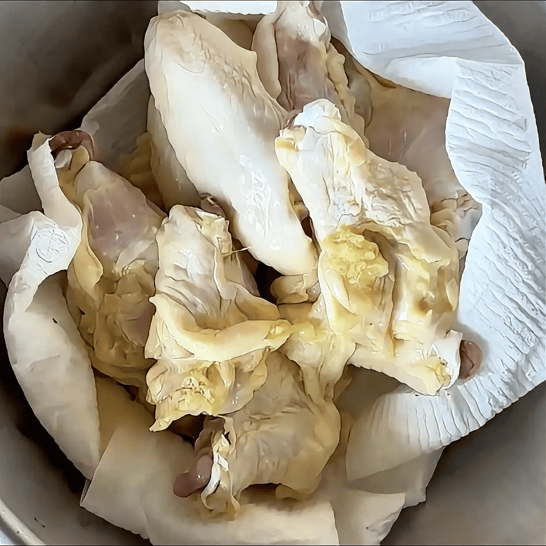 Crispy Chicken Wings & Pickles, A Winning Combination